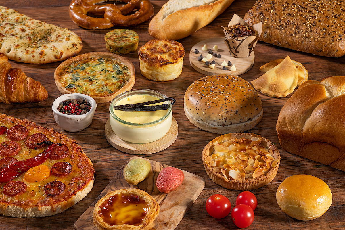 A pan based conveying system designed for delicate products and diverse ...